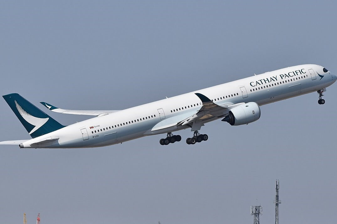 Another blow: Cathay Pacific to shut pilot base in London? - AeroTime