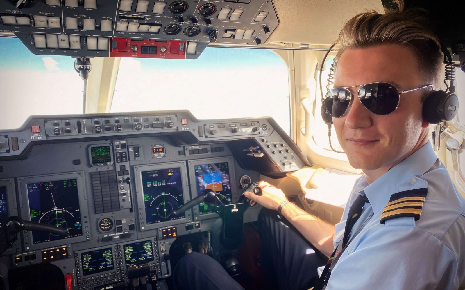 The life of a business jet pilot: how does it differ from commercial ...