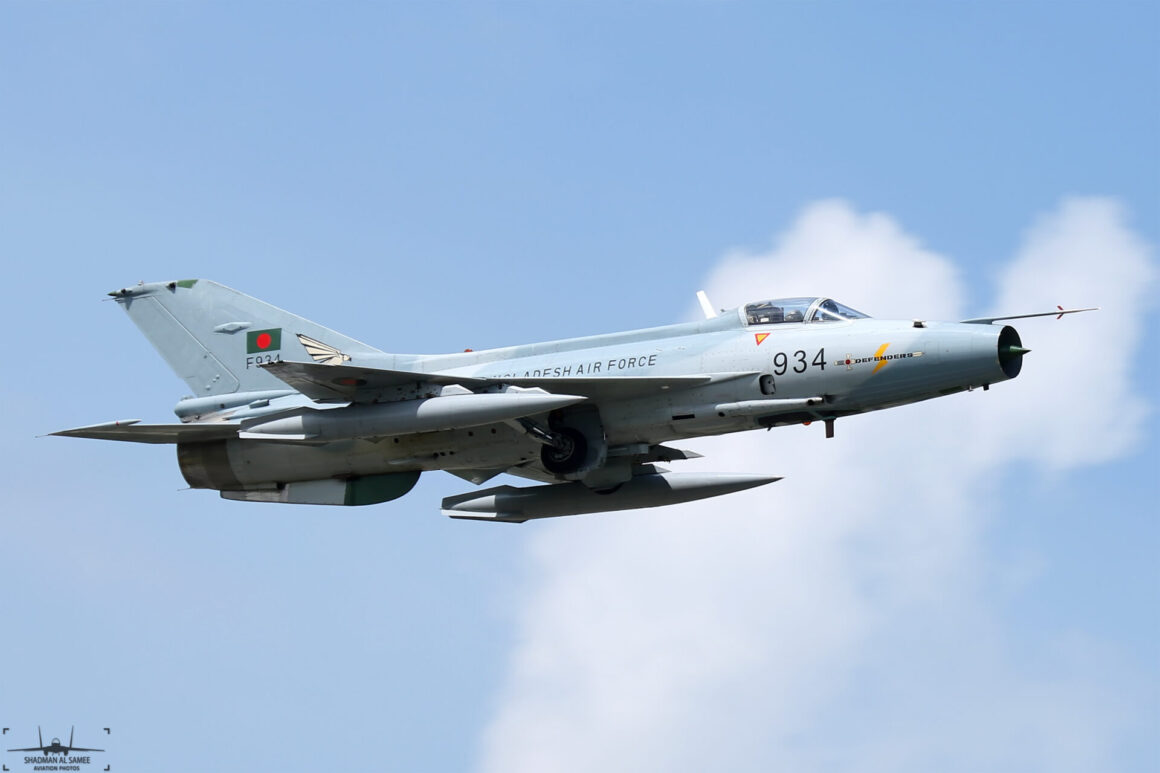 The top 10 most popular fighter jets 2025