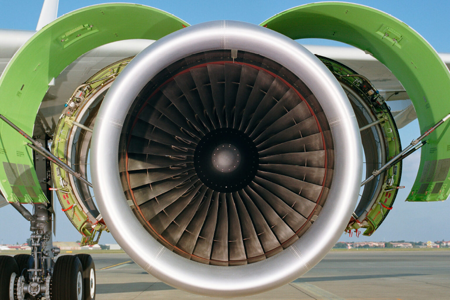 Who are the world’s largest aircraft engine manufacturers?