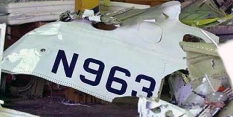 What caused Alaska Airlines Flight 261 to crash?