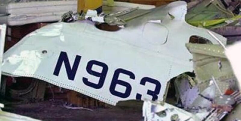 What caused Alaska Airlines Flight 261 to crash?