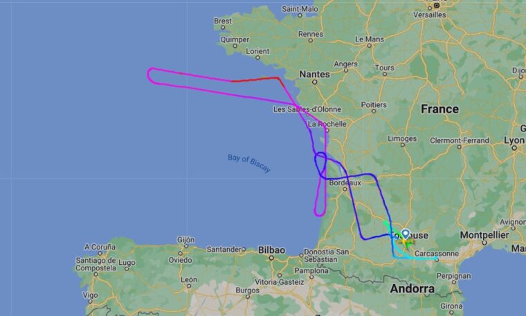 First Airbus A350-900 for Emirates completes maiden flight