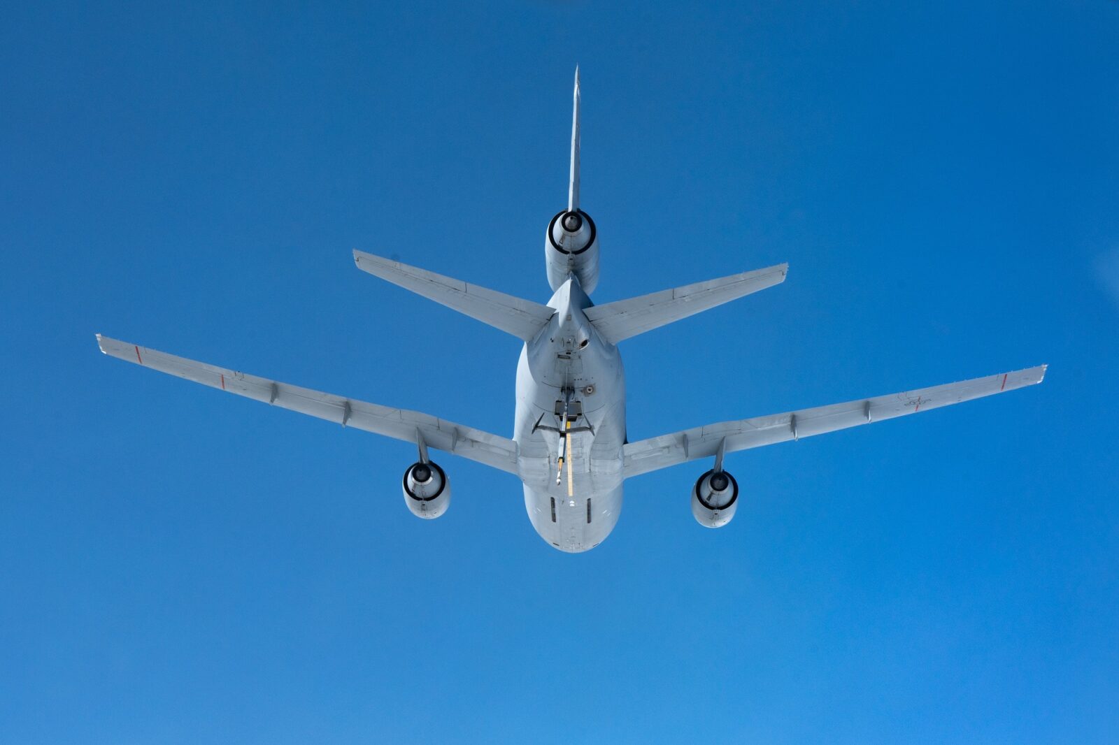 USAF bids farewell to iconic KC-10 with final flight