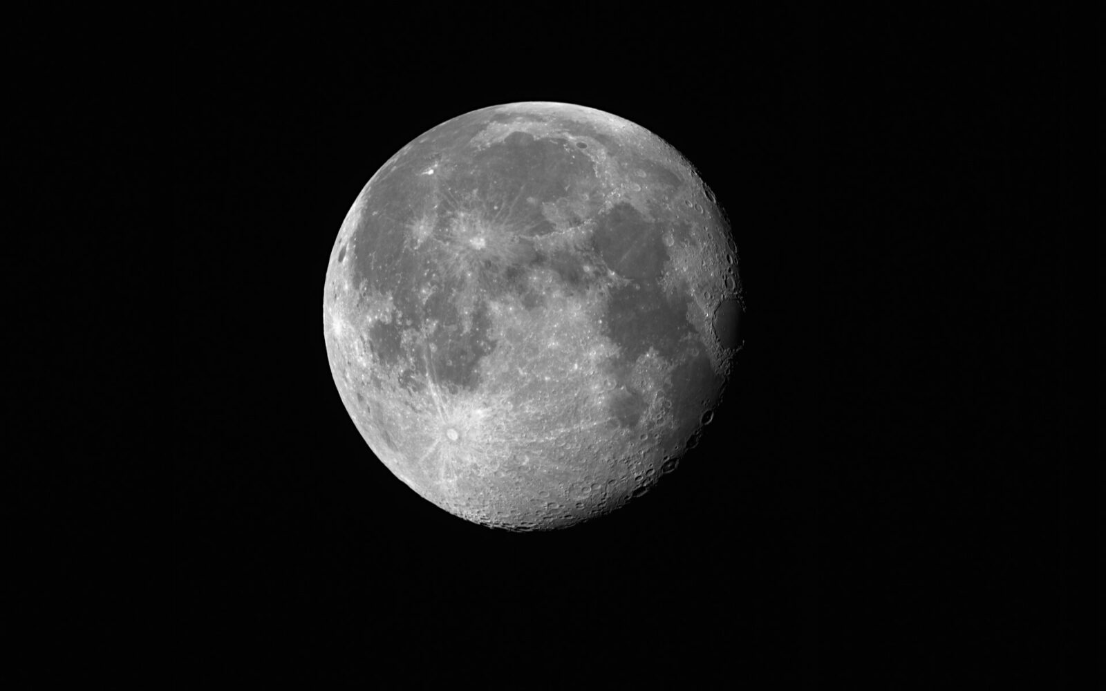 ESA to improve lunar systems between Earth and Moon