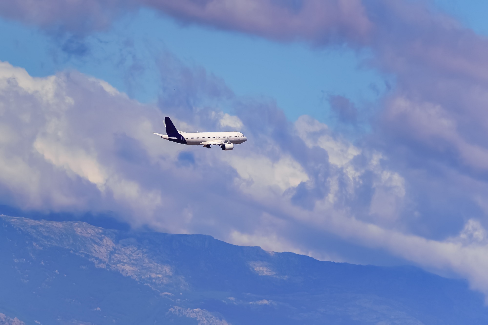 EASA issues warning to airlines against flying over Iran