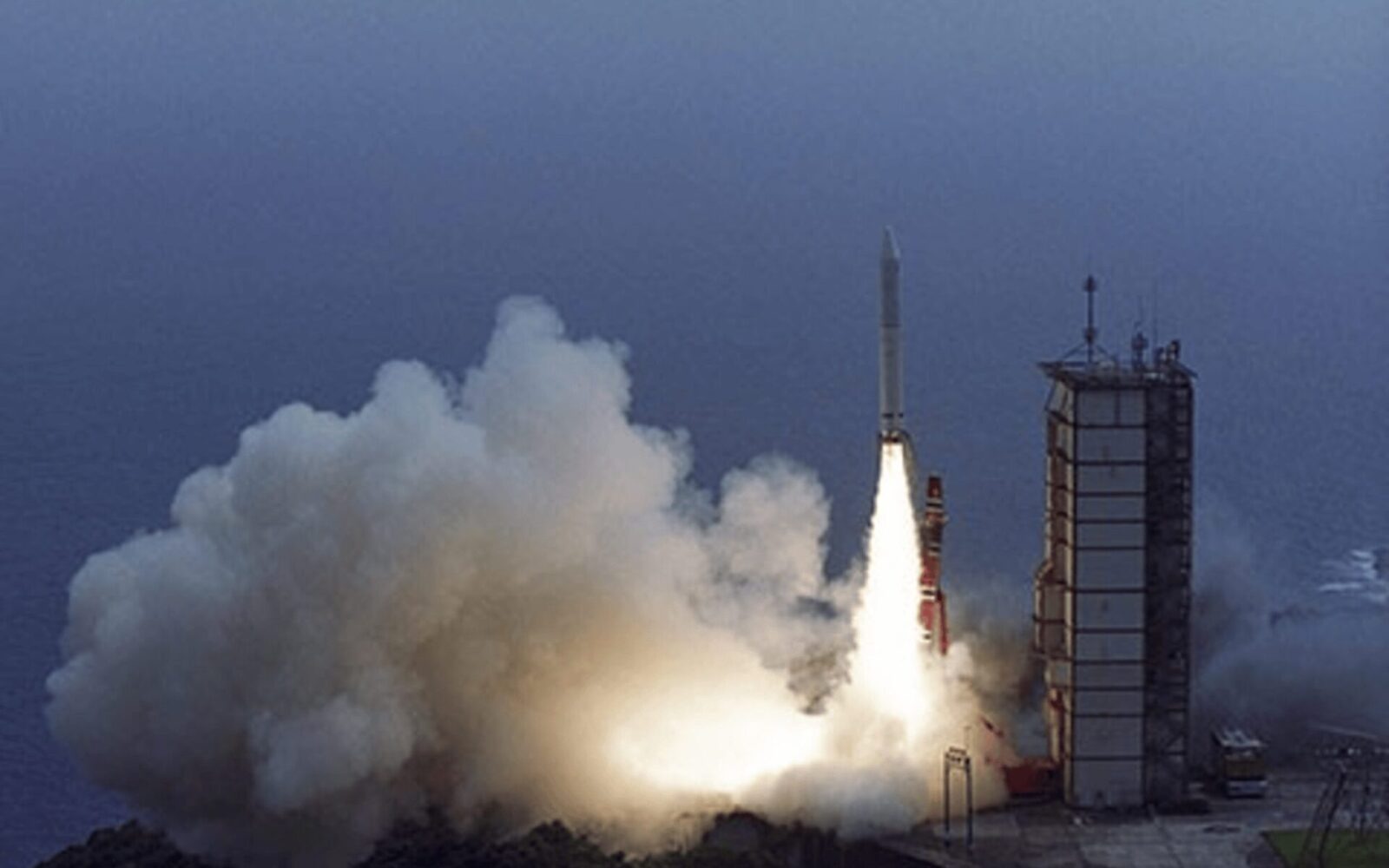 Japan halts Epsilon S rocket test after explosion