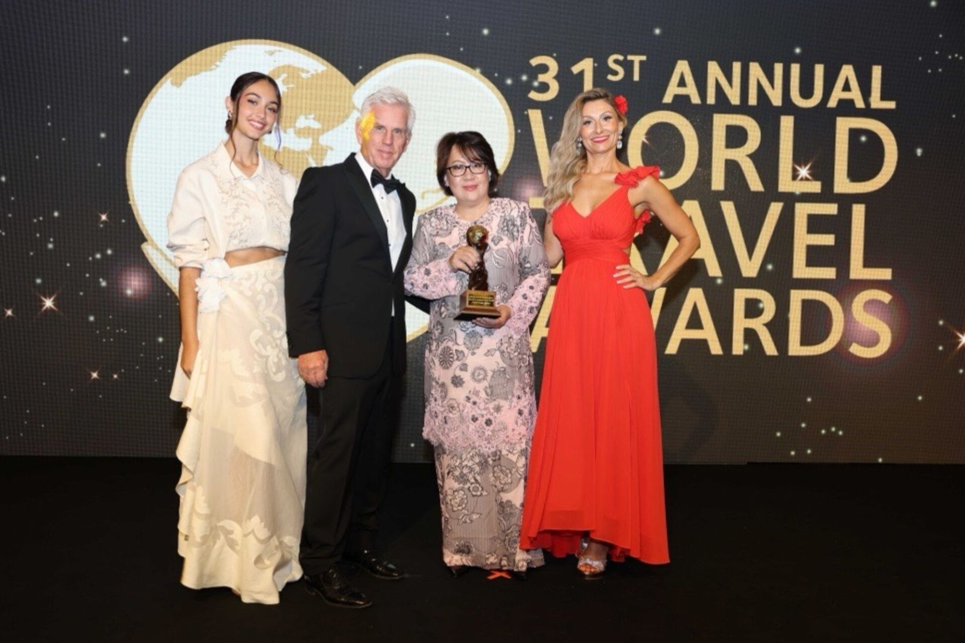 Royal Brunei Airlines wins World's Leading Cabin Crew Award - AeroTime