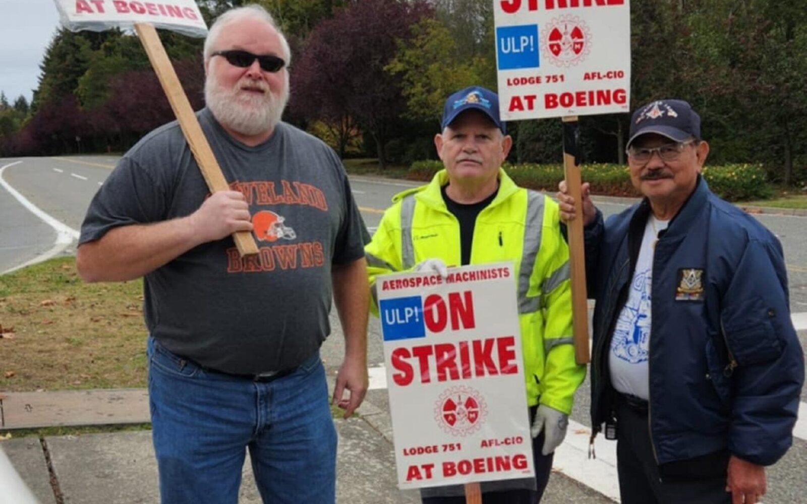 Union urges Boeing strikers to accept new 38% pay rise offer
