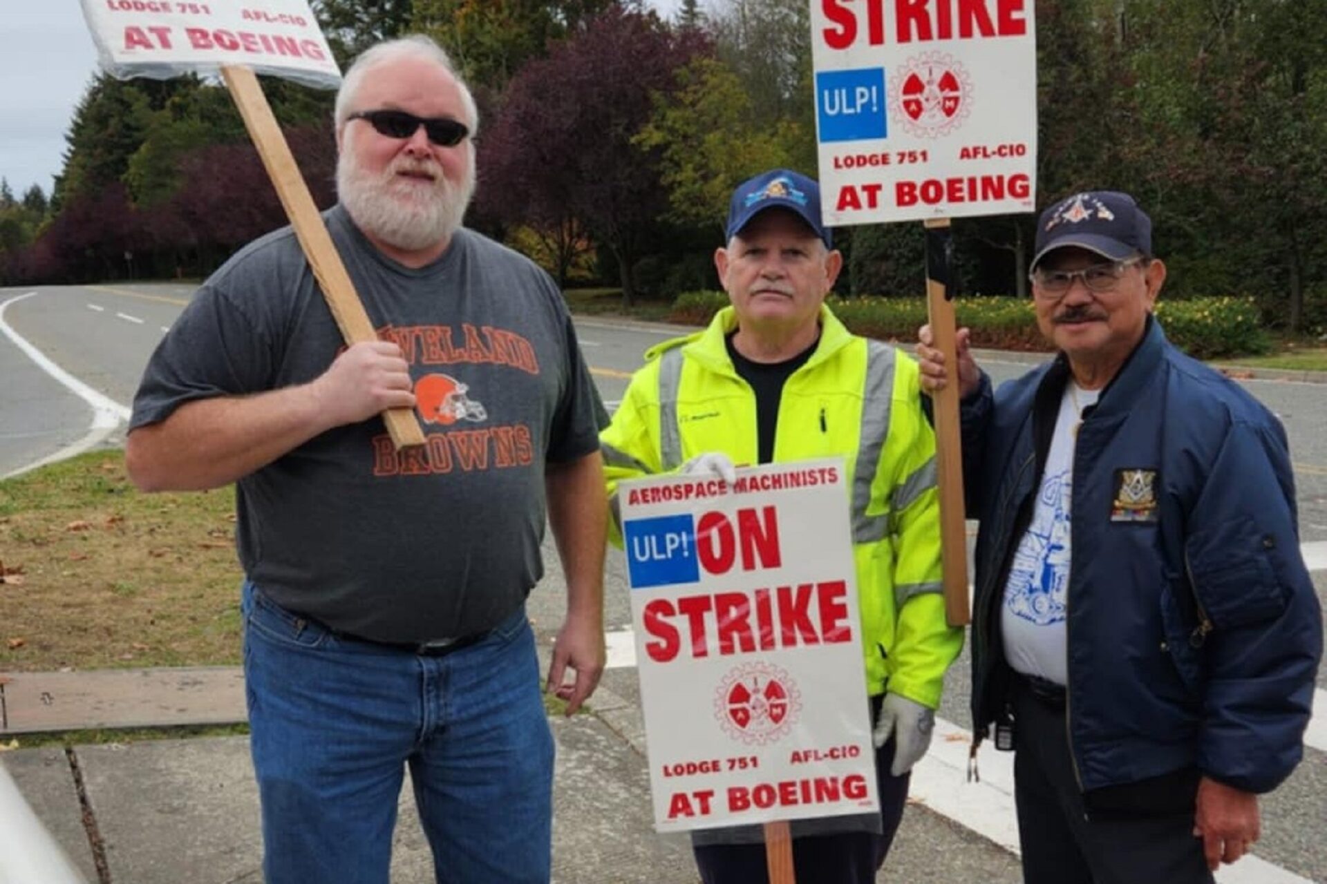 Union urges Boeing strikers to accept new 38% pay rise offer