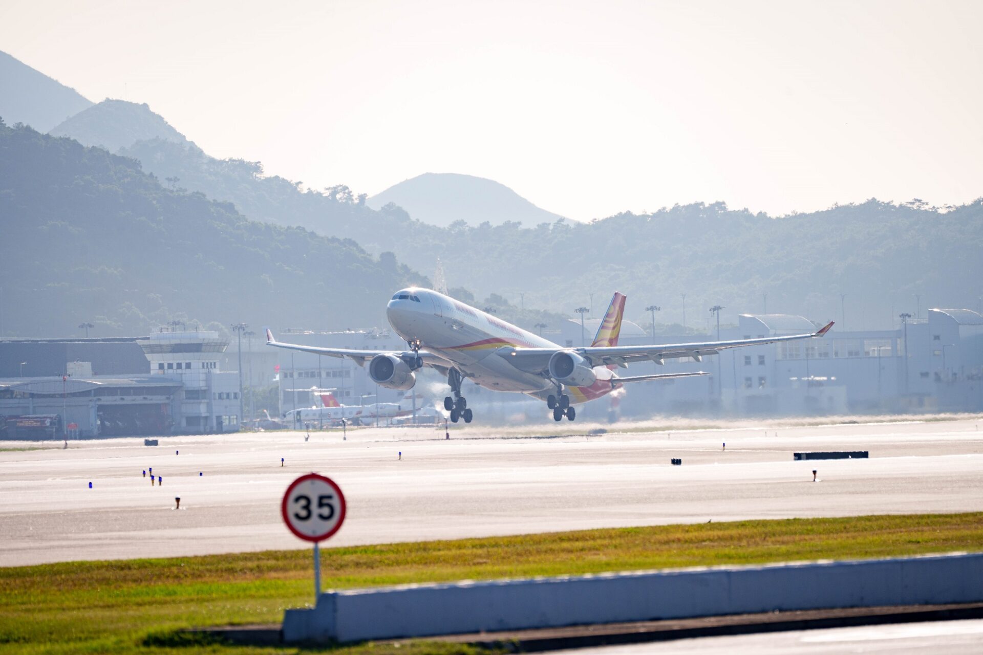 Hong Kong Airport begins first-ever three-runway operations
