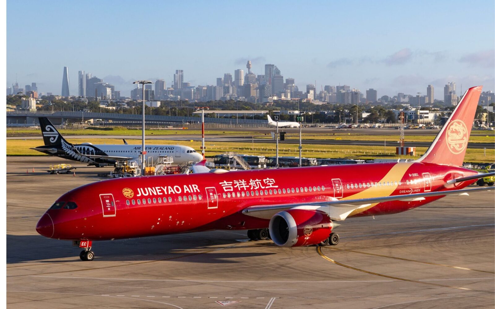 Touchdown: Juneyao Air inaugural flight from Shanghai arrives at SYD - AeroTime