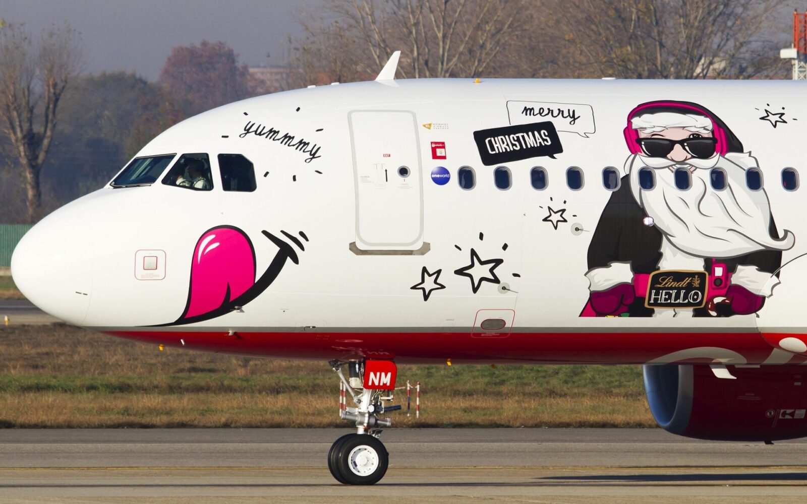 Ten Xmas-themed aircraft liveries and designs since 1994