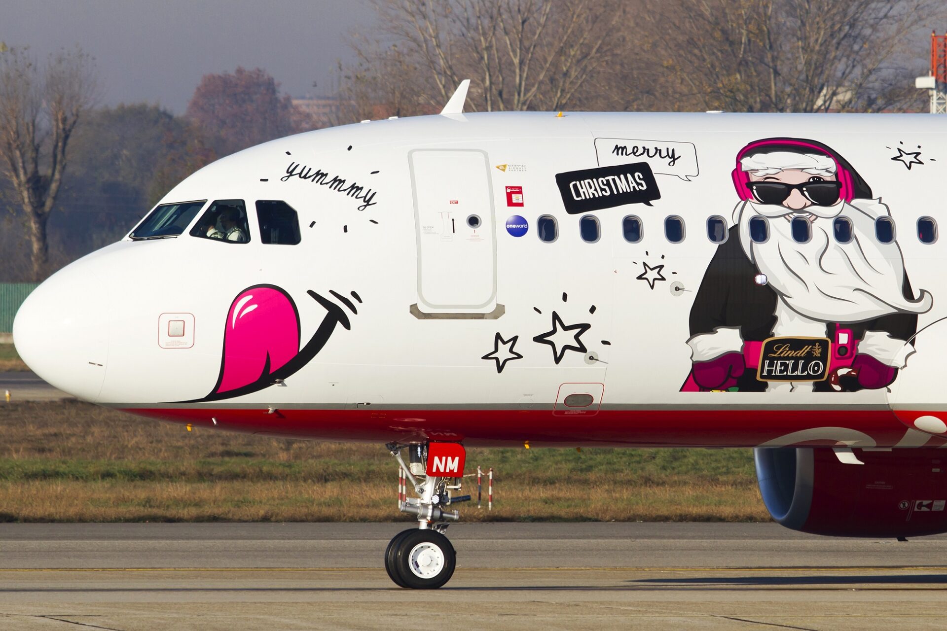 Ten Xmas-themed aircraft liveries and designs since 1994