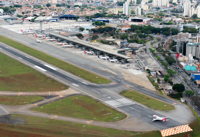 The 25 international airports located closest to city centers