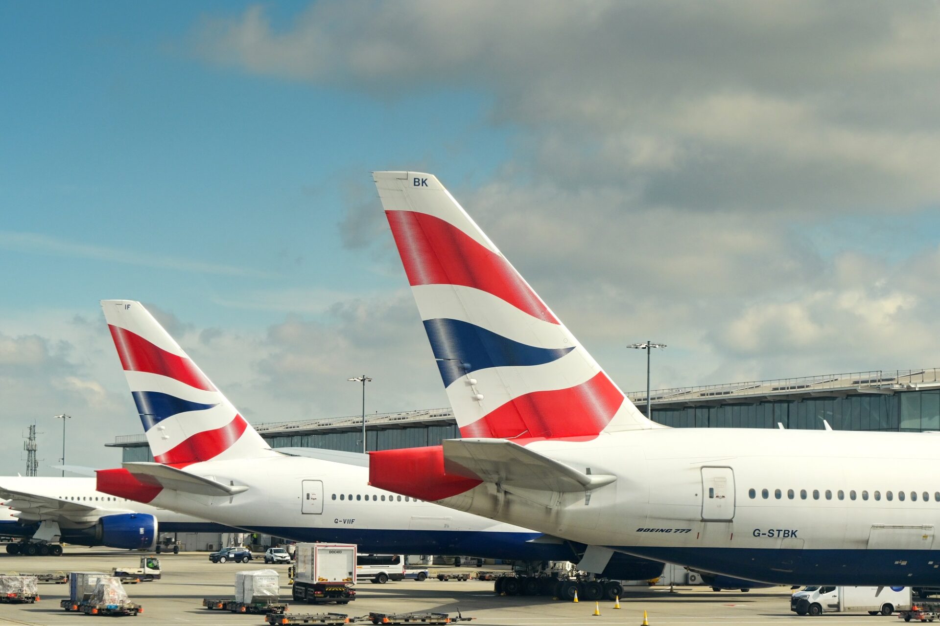 London-Heathrow Airport: third runway gets the green light