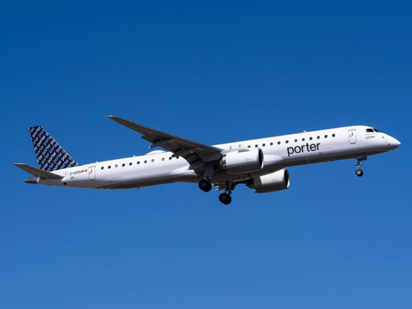 United 787 evacuated at LAX after engine fire report