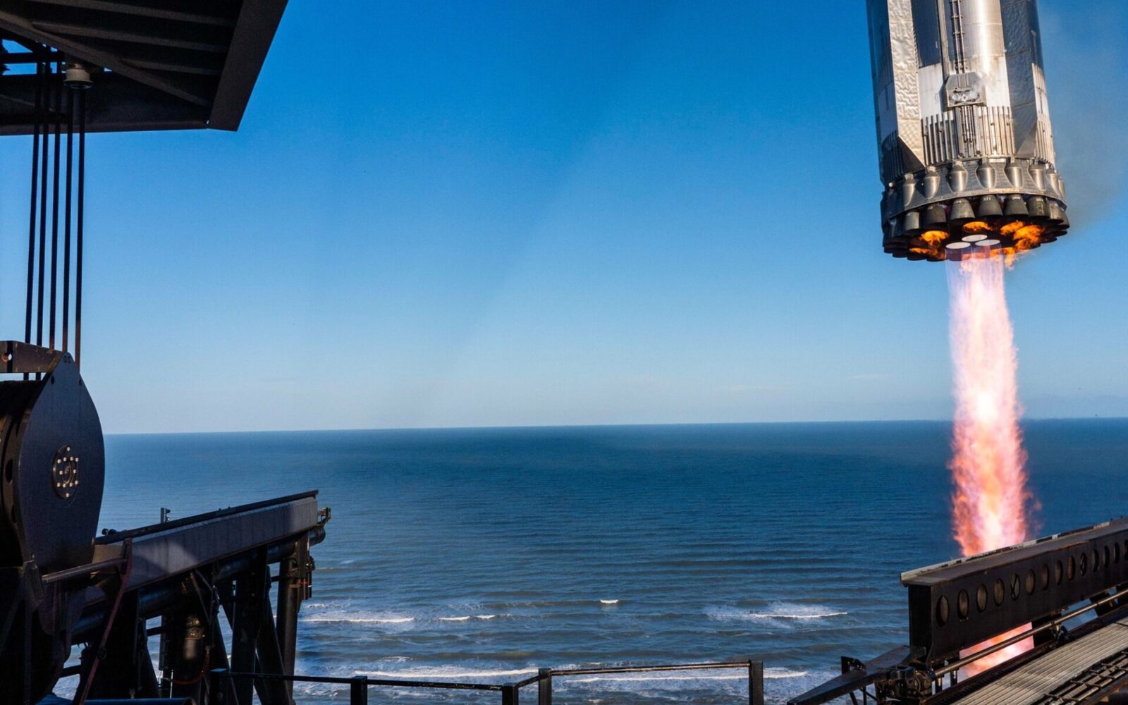 SpaceX Starship rocket explodes, first stage recovered