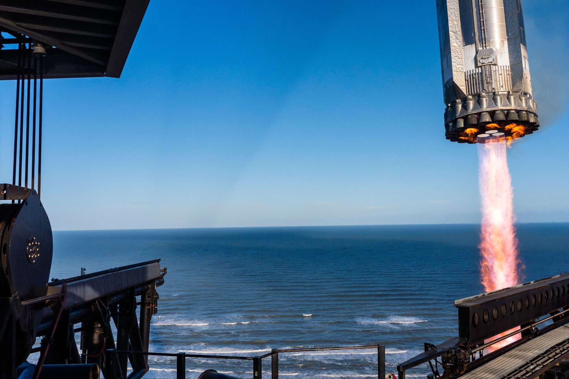 SpaceX Starship rocket explodes, first stage recovered