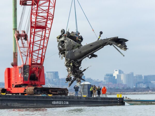 Ryanair Boeing 737-800 suffers engine fire in Brindisi
