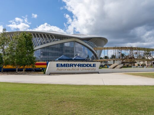 Embry-Riddle offers degree courses to current ATPL/MPL holders