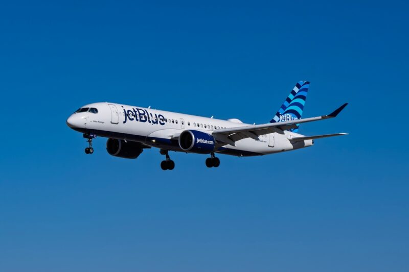 JetBlue marks 25th anniversary with special A321 livery celebrating ...