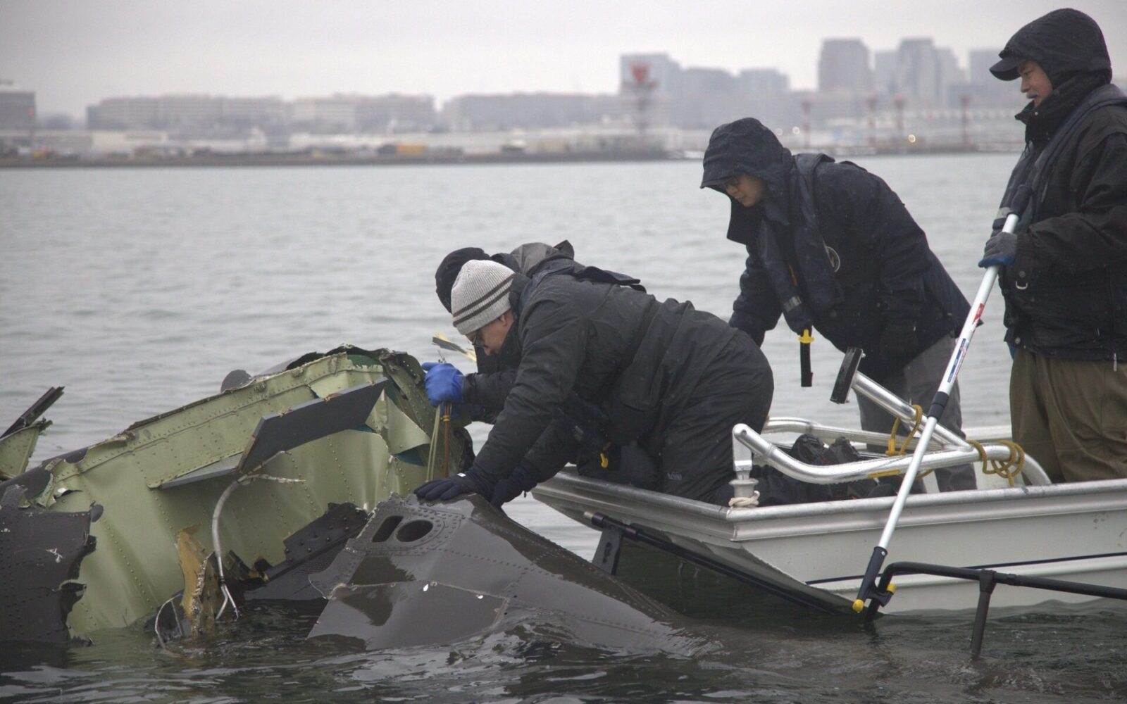 Washington crash: 55 victims found, wreckage recovery begins