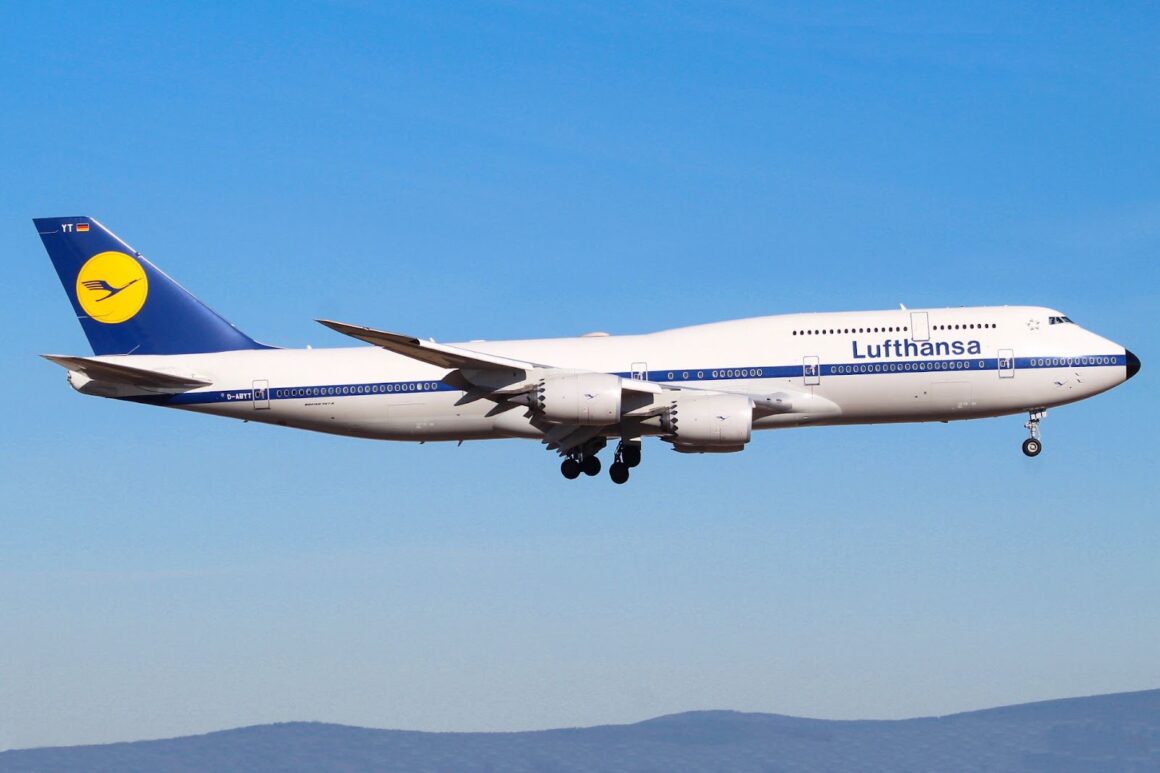 Top 10 longest passenger planes