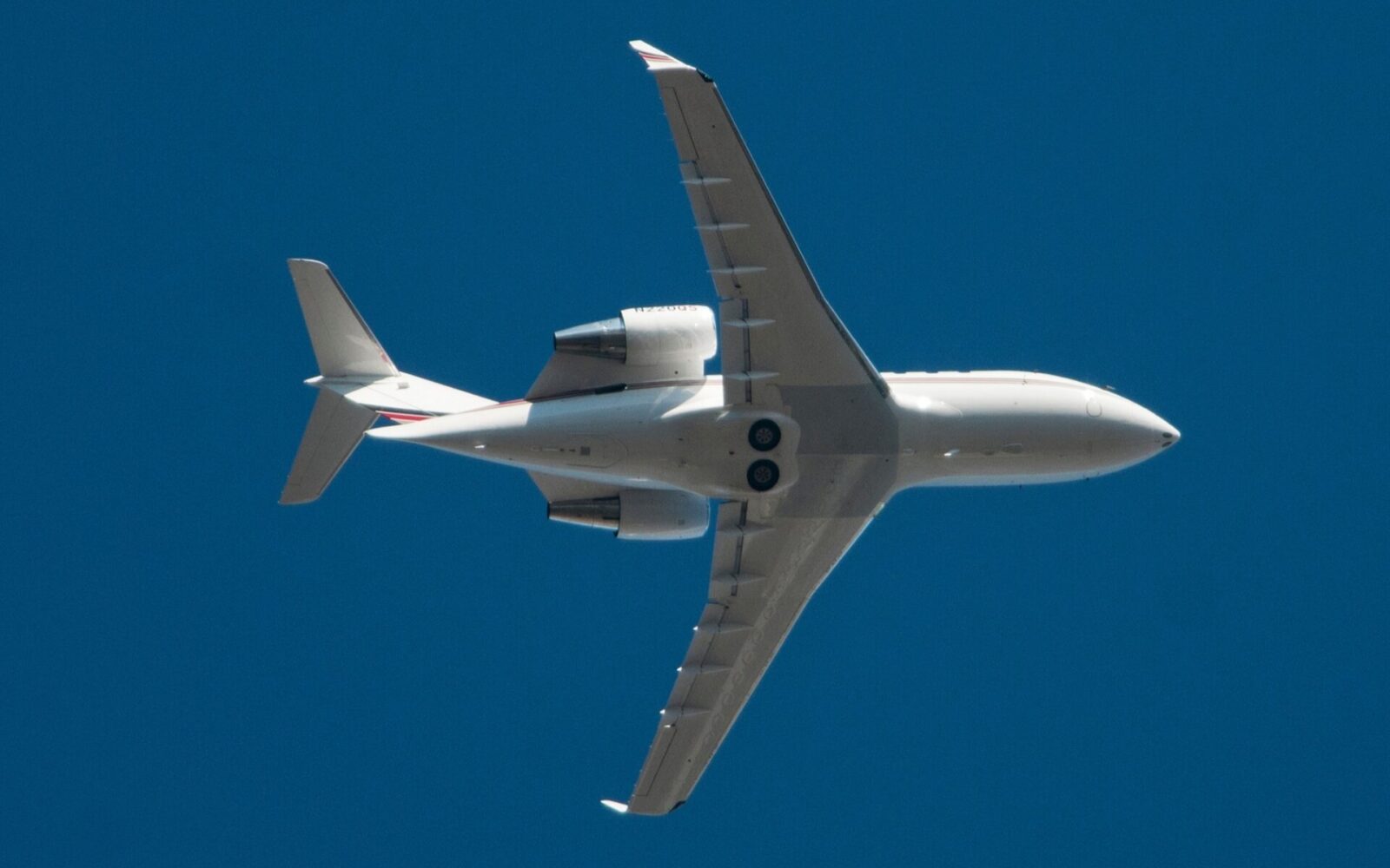 Hop-A-Jet sues GE, Bombardier over fatal Florida Challenger crash ...
