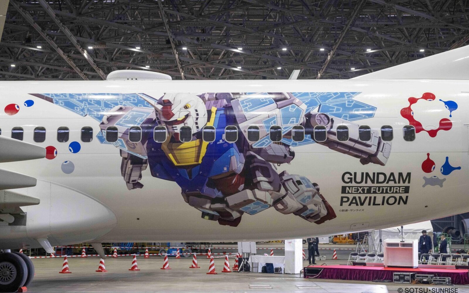 JAL unveils EXPO 2025 livery featuring Gundam giant robot