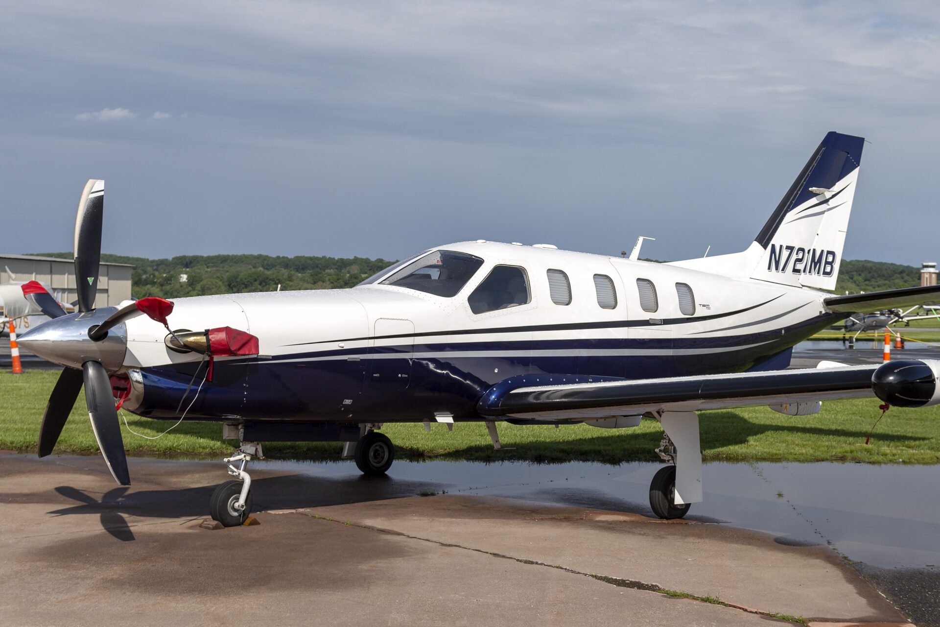 Socata TBM700 crashes near Minneapolis, killing all aboard