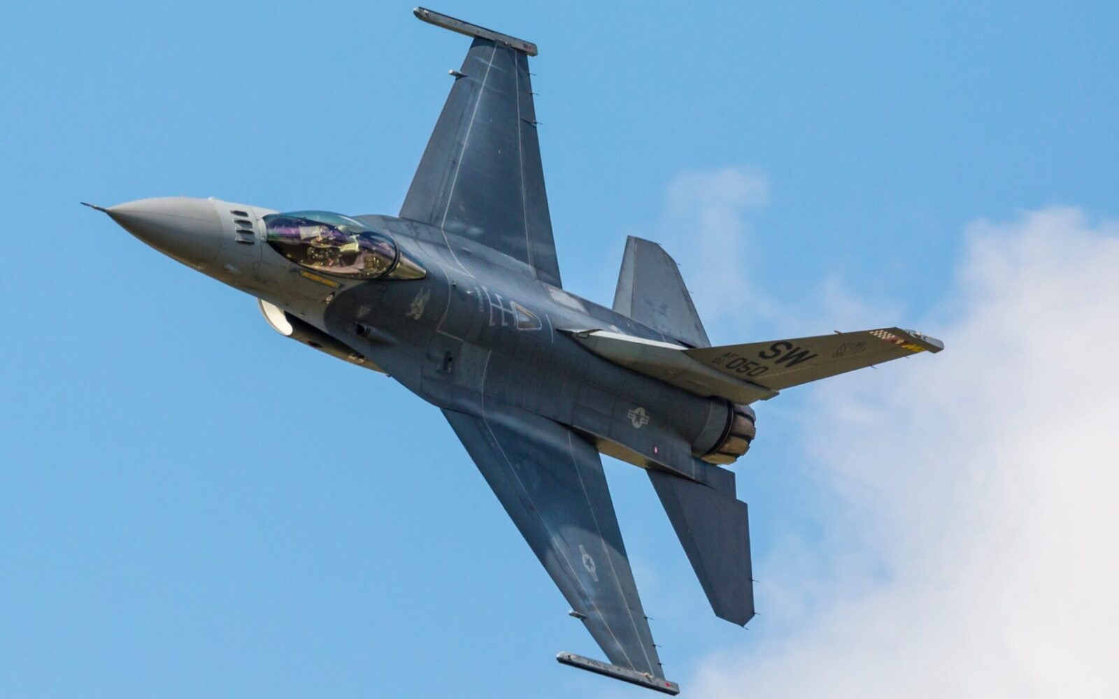 F-16s deployed as flight violations around Trump cause worry