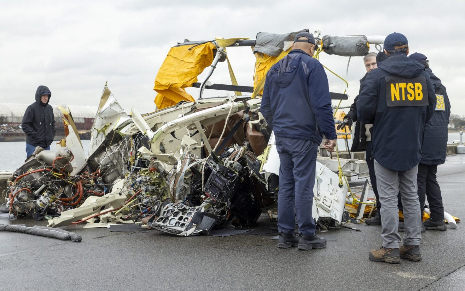 Loud ‘bangs’ before NYC tour helicopter split in three: NTSB