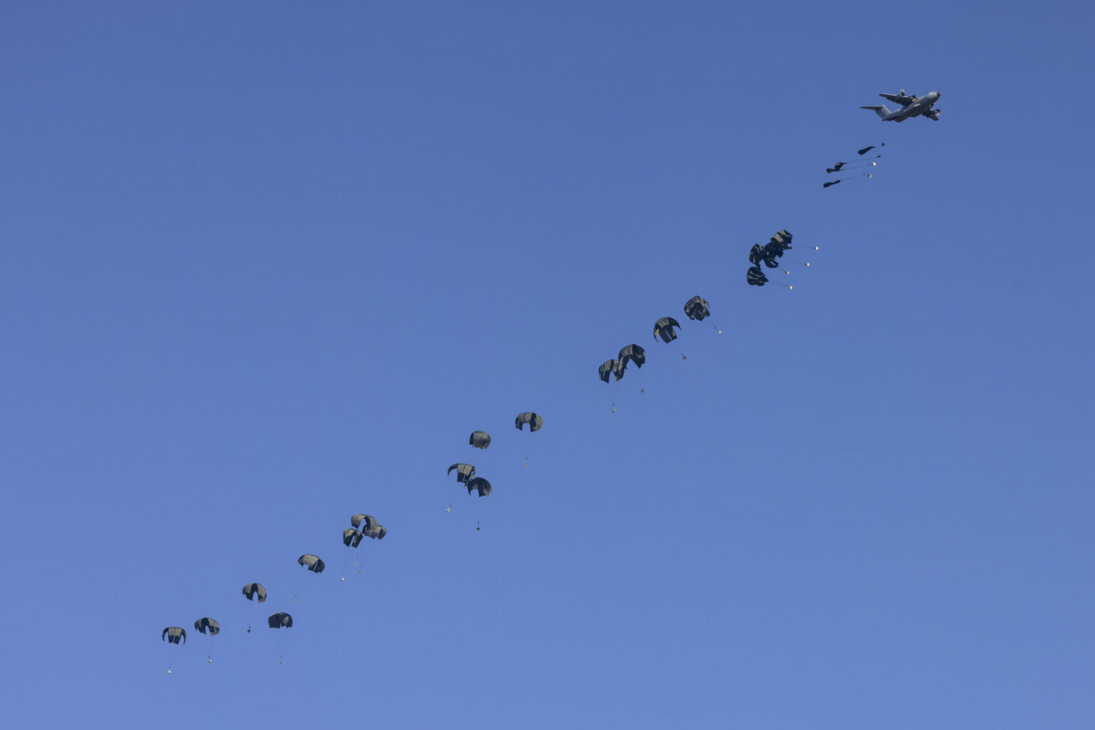 The RAF conducts a record-breaking air drop from an A400M