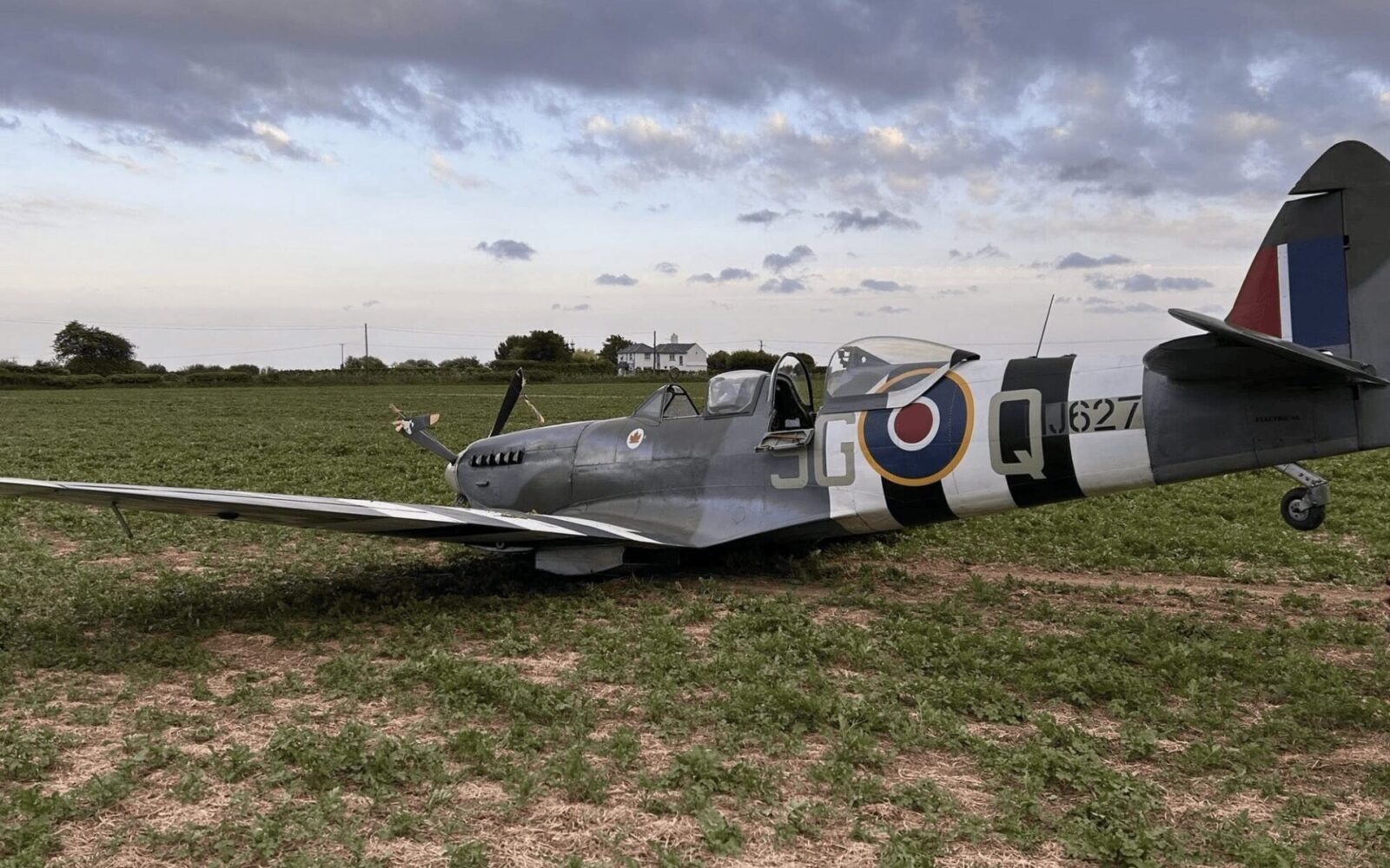 Historic WWII aircraft crash-lands in Kent ahead of VE Day