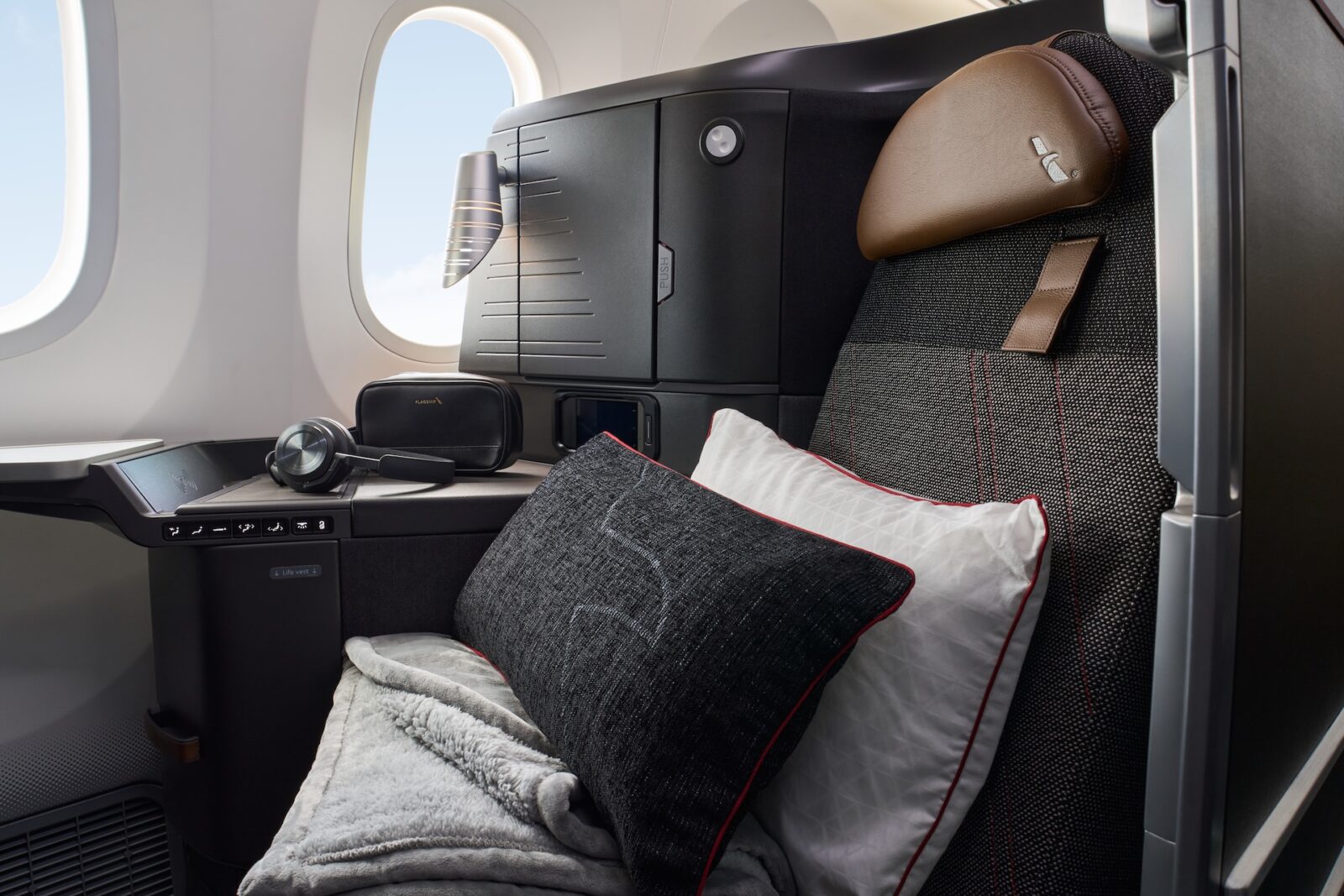 American Airlines debuts new B787-9 Flagship Suites - AeroTime