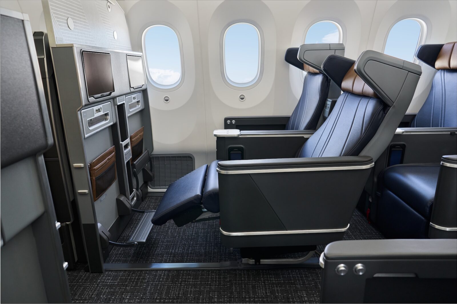 American Airlines debuts new B787-9 Flagship Suites - AeroTime