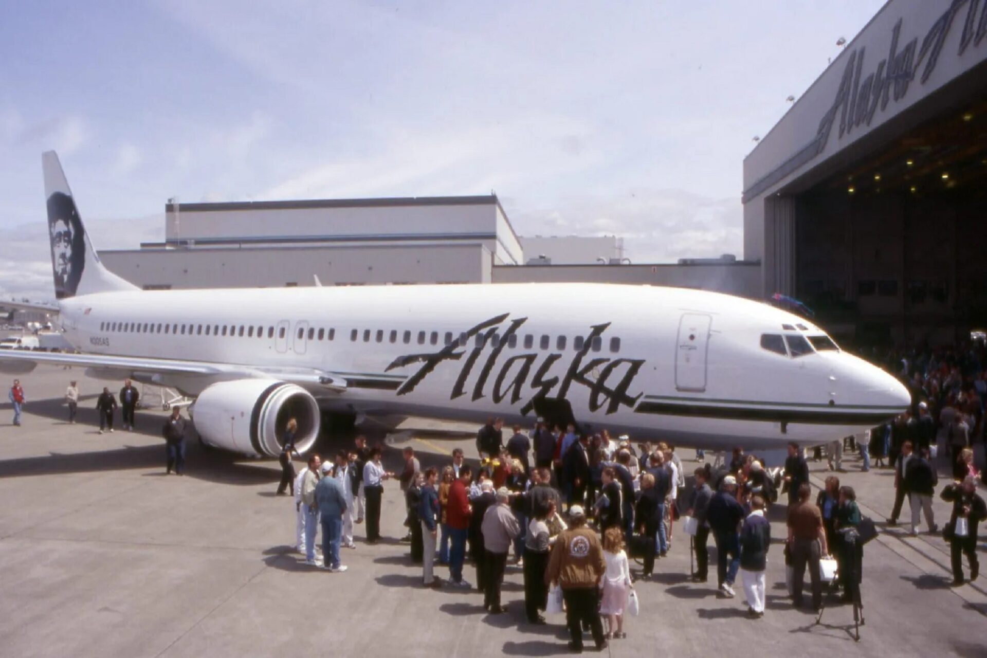 Aventure secures 12 Alaska Airlines 737NGs for teardown