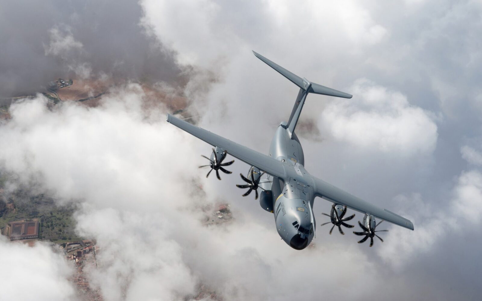Germany contracts Airbus to equip A400M fleet with infrared missile ...