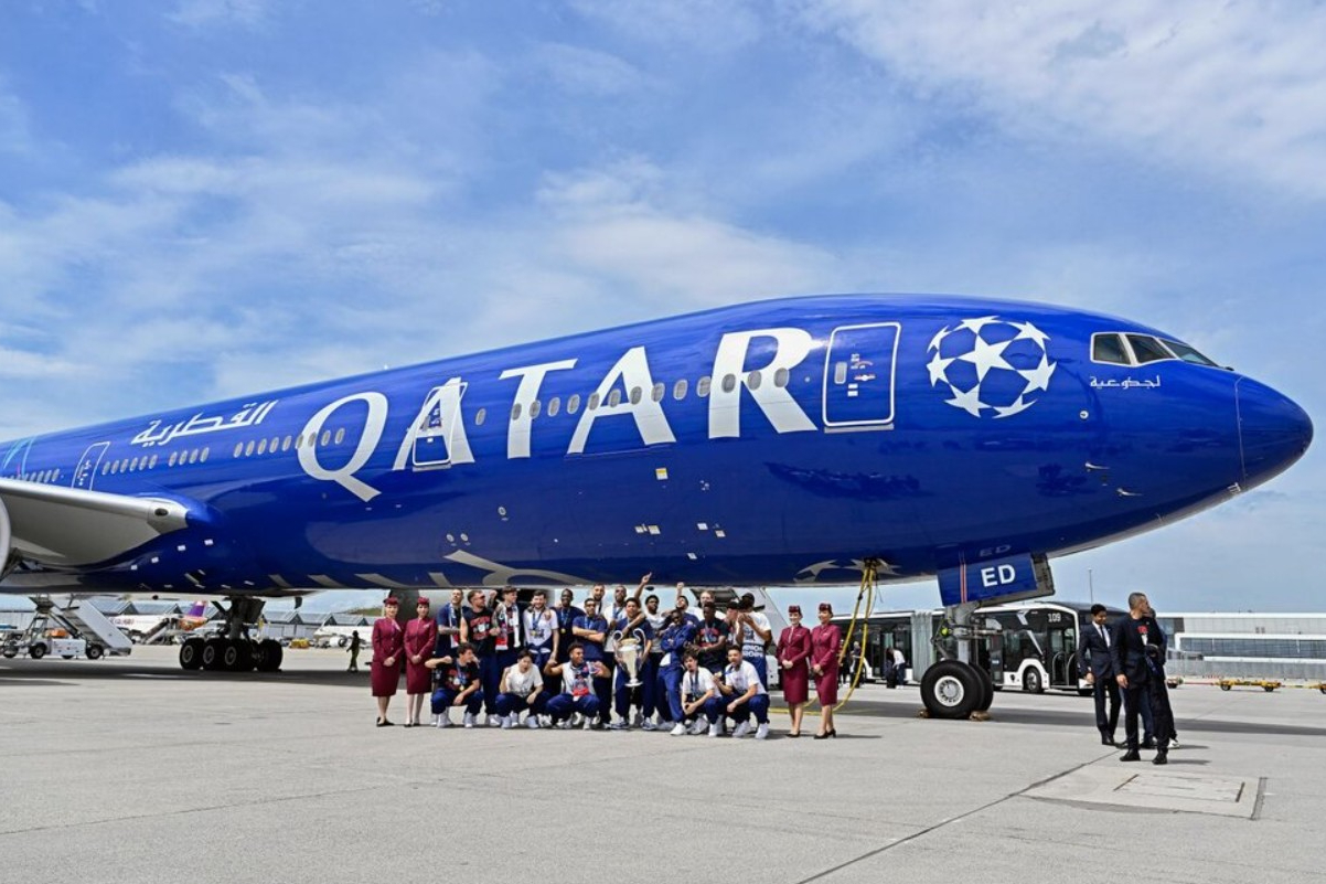 Qatar Airways flies PSG home on a special liveried B777