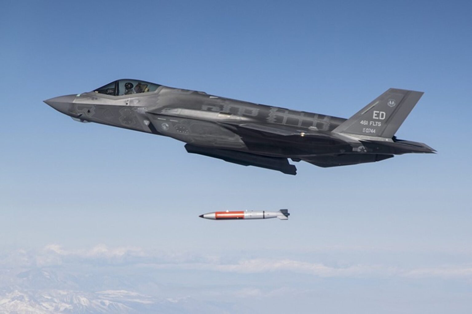 Former US Air Force pilot arrested over China training