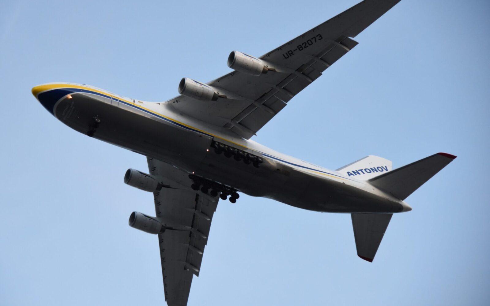 Antonov An-124 flies over Kyiv and lands in Leipzig