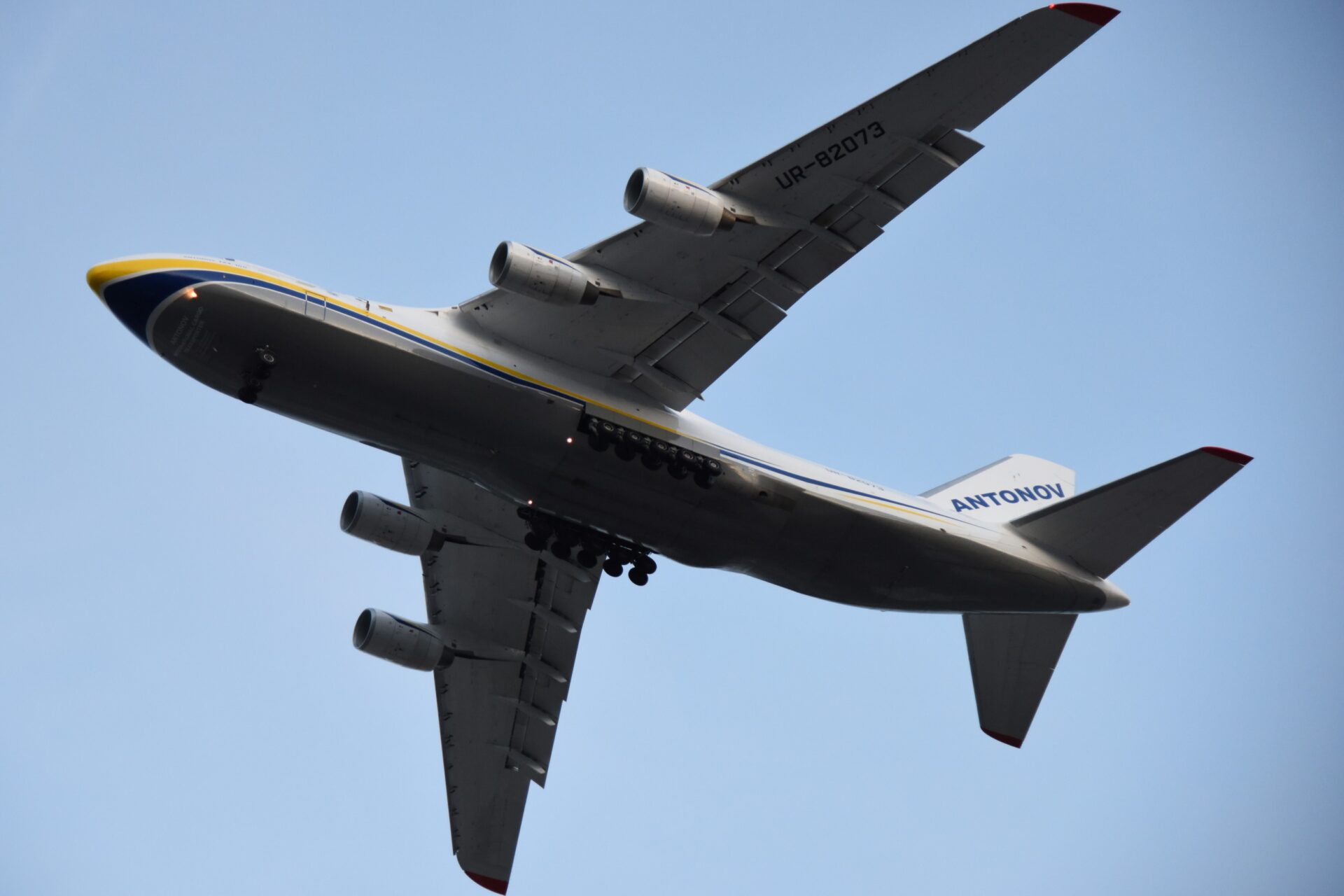 Antonov An-124 flies over Kyiv and lands in Leipzig
