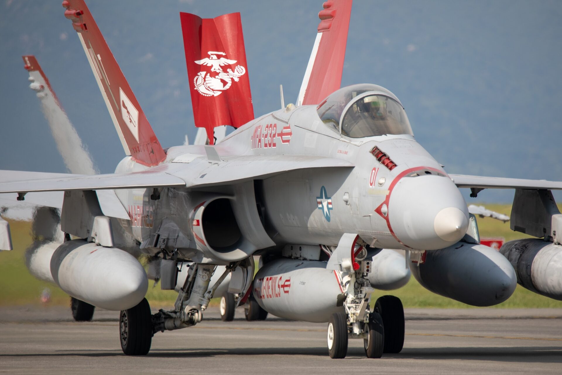 USMC ‘Red Devils’ F/A-18 Hornet squadron deploys to Japan