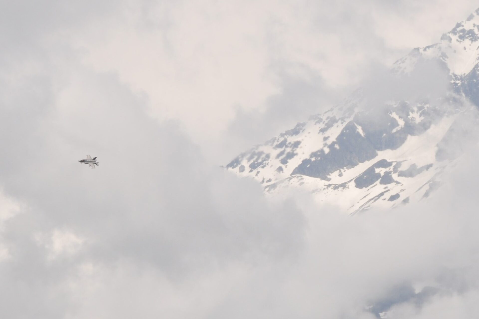 Switzerland says F-35A delivery on track for 2027 despite cost, delay ...