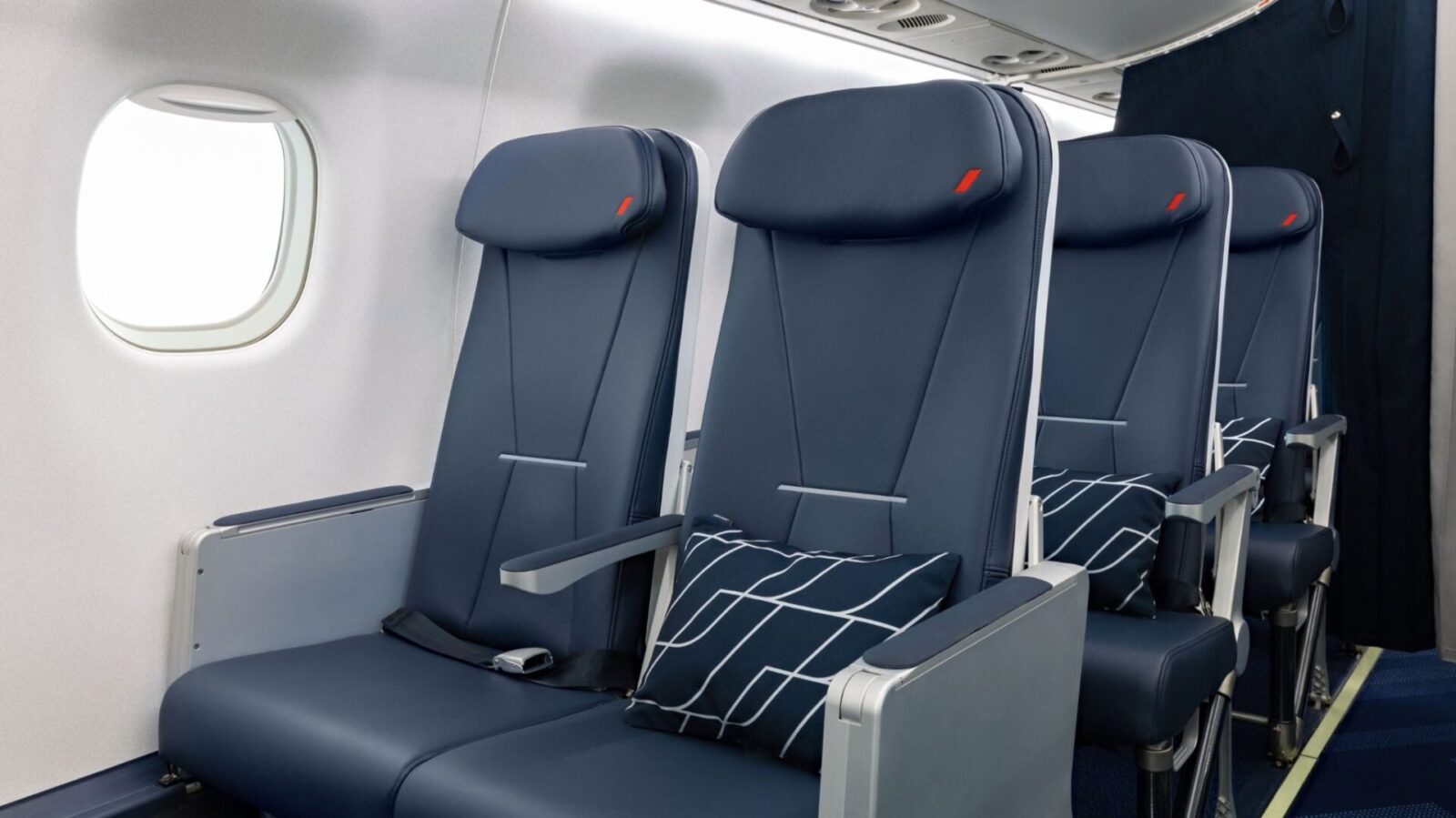 Air France launches inaugural E190 flight with new cabin - AeroTime
