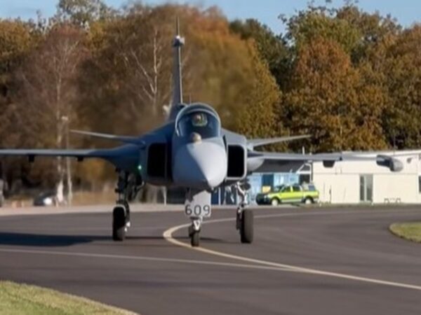 Pentagon set to pick Navy’s next stealth fighter in Boeing-Northrop ...