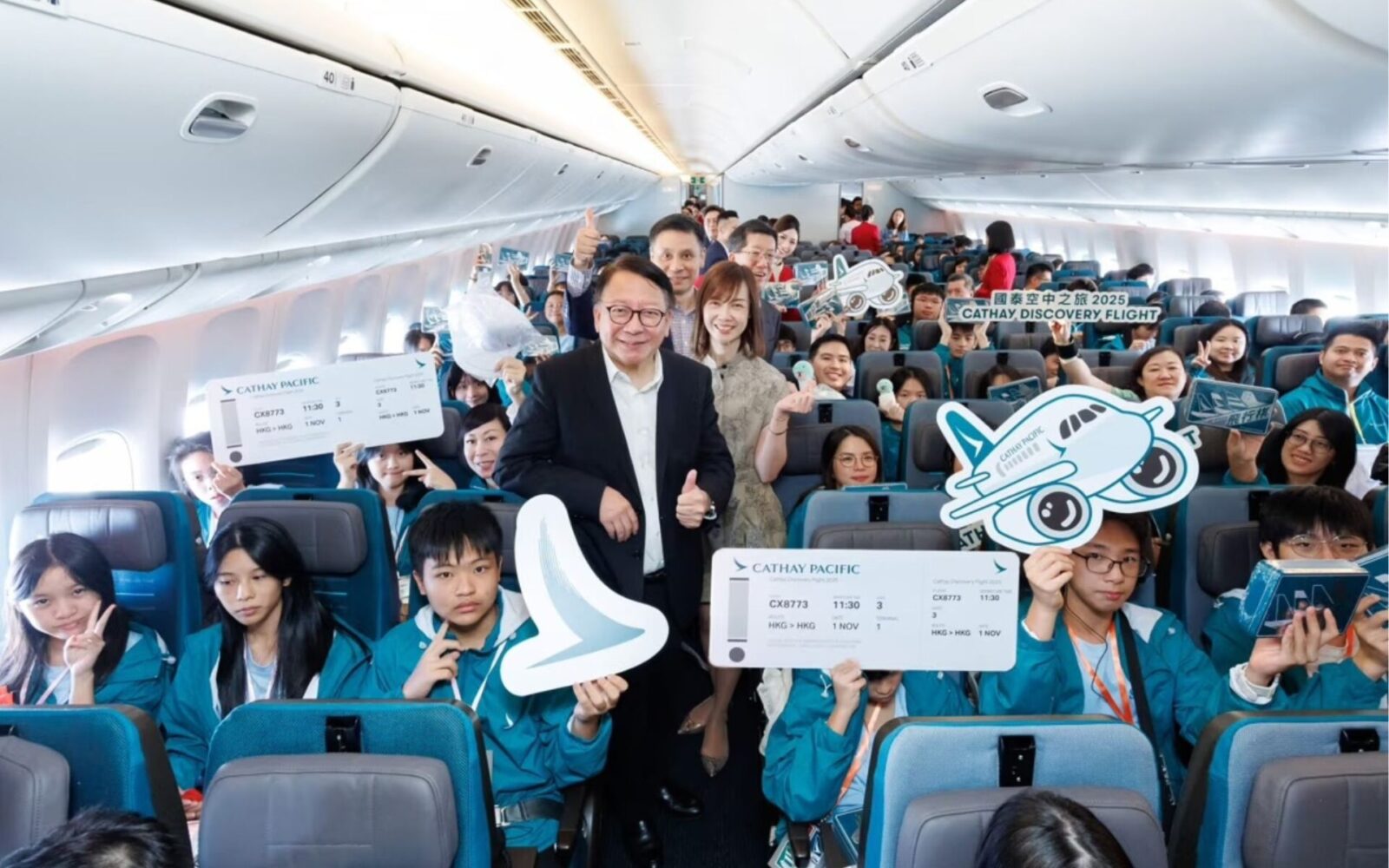 Cathay takes 180 first-time flyers on Discovery Flight - AeroTime