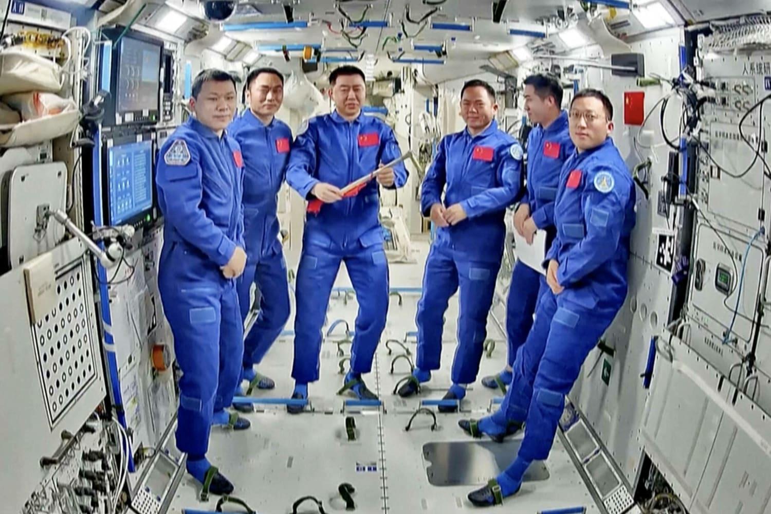 China delays Shenzhou-20 crew’s return after suspected debris strike - AeroTime