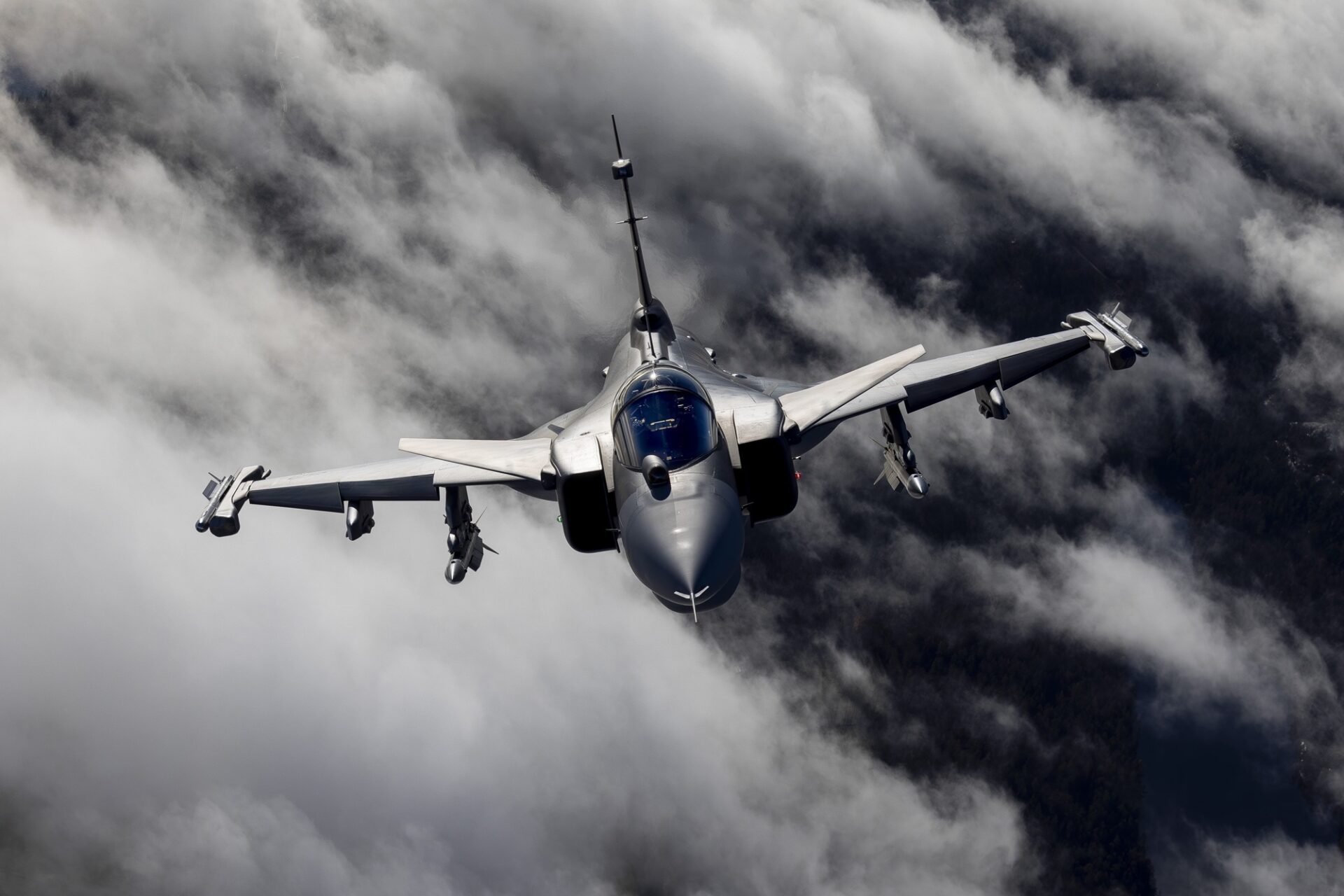 Colombia orders 17 Saab Gripen E/F fighters in €3.1bn deal